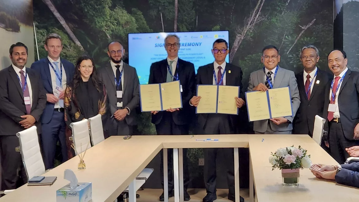 ACWA Power signs deal to develop the largest green hydrogen project in ...